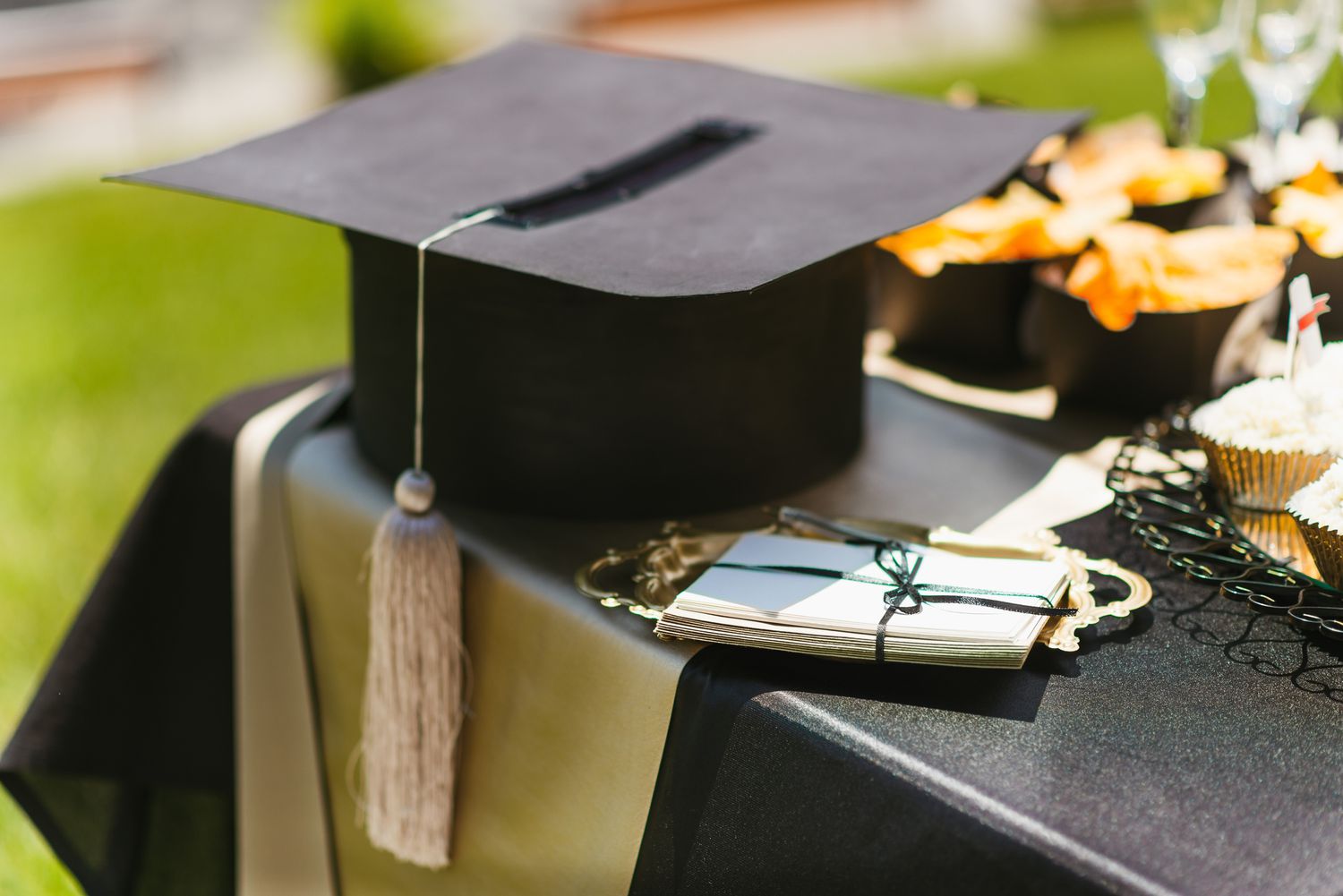10 things to do after graduation | Aid the student